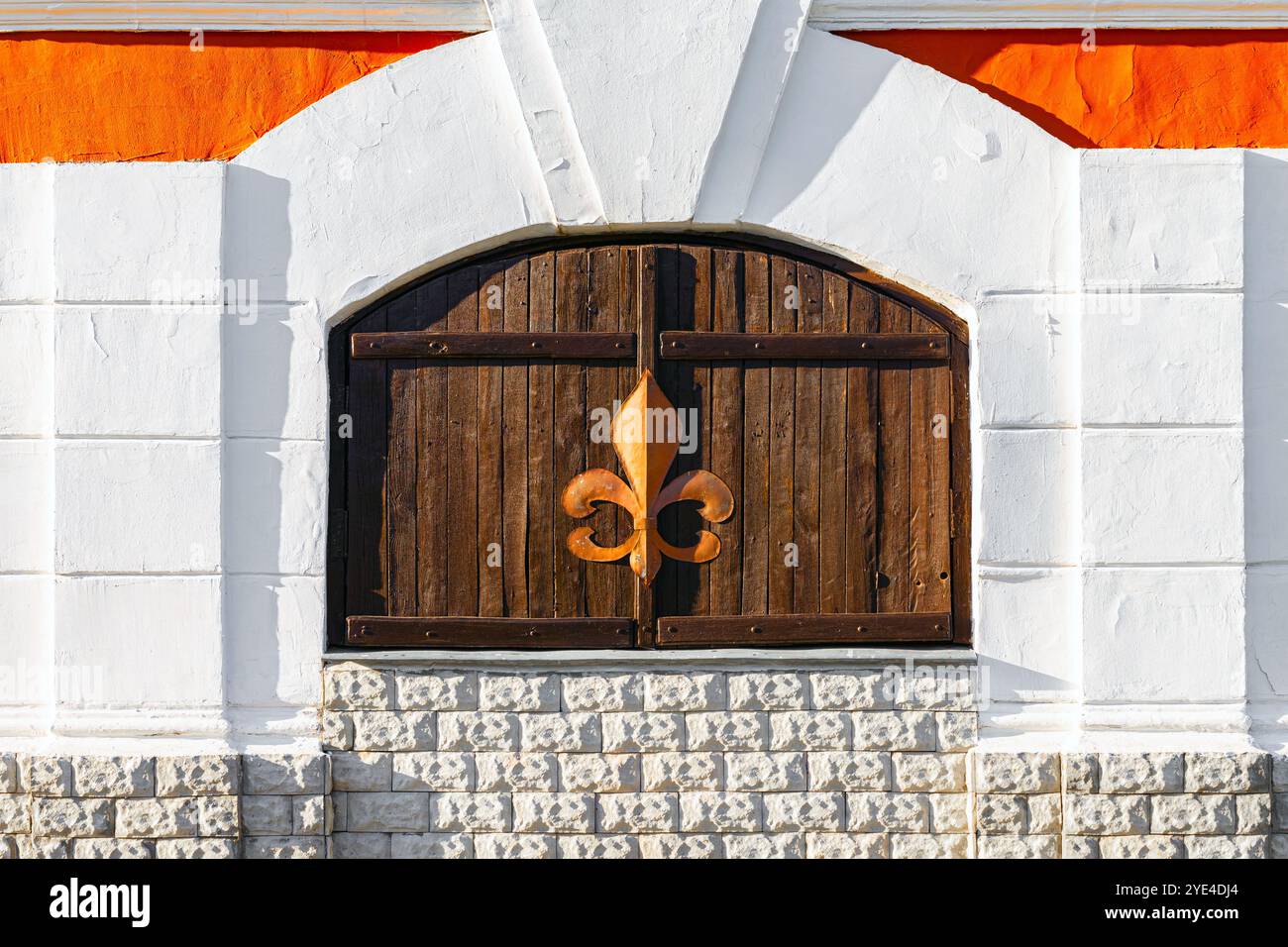 Double leaf shutters hi-res stock photography and images - Alamy