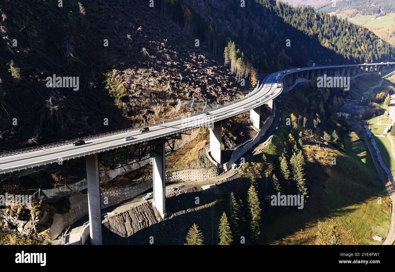 Luegbrücke, Tirol, Österreich, 29. Oktober 2024: Ein Herbsttag an der ...