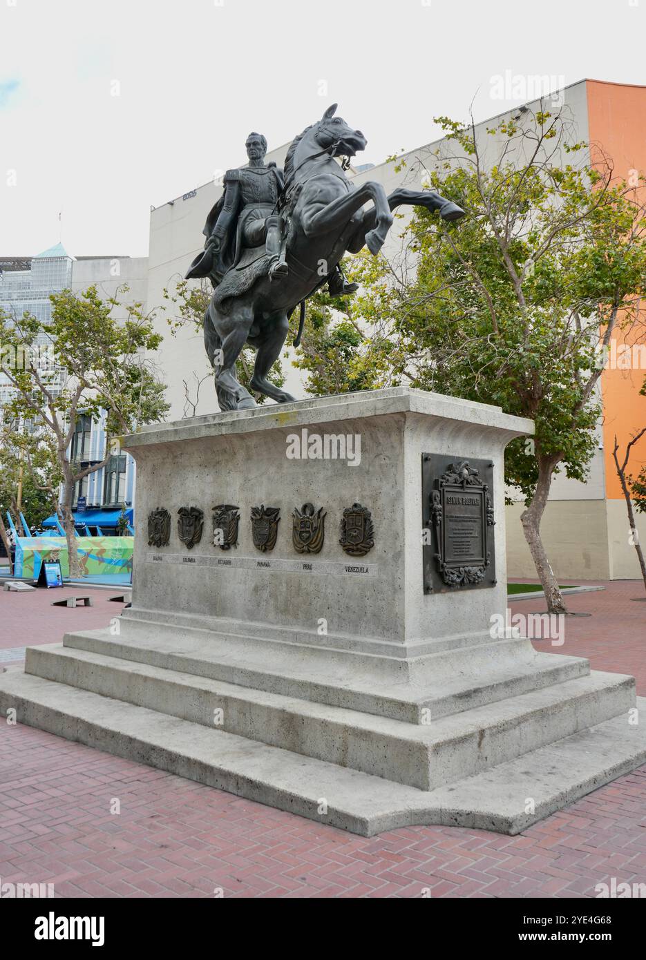 The Simón Bolívar Statue, UN Plaza Stock Photo - Alamy