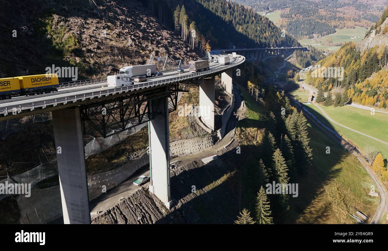 Luegbrücke, Tirol, Österreich, 29. Oktober 2024: Ein Herbsttag an der ...