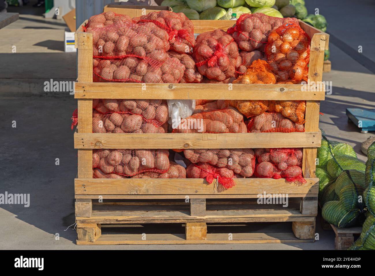 Potato in Sacks at Wooden Euro Pallet Farmers Market Stock Photo - Alamy