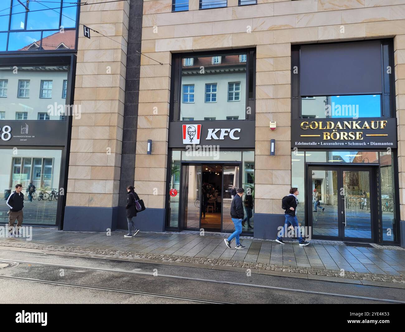 Kfc franchise opening hi-res stock photography and images - Alamy