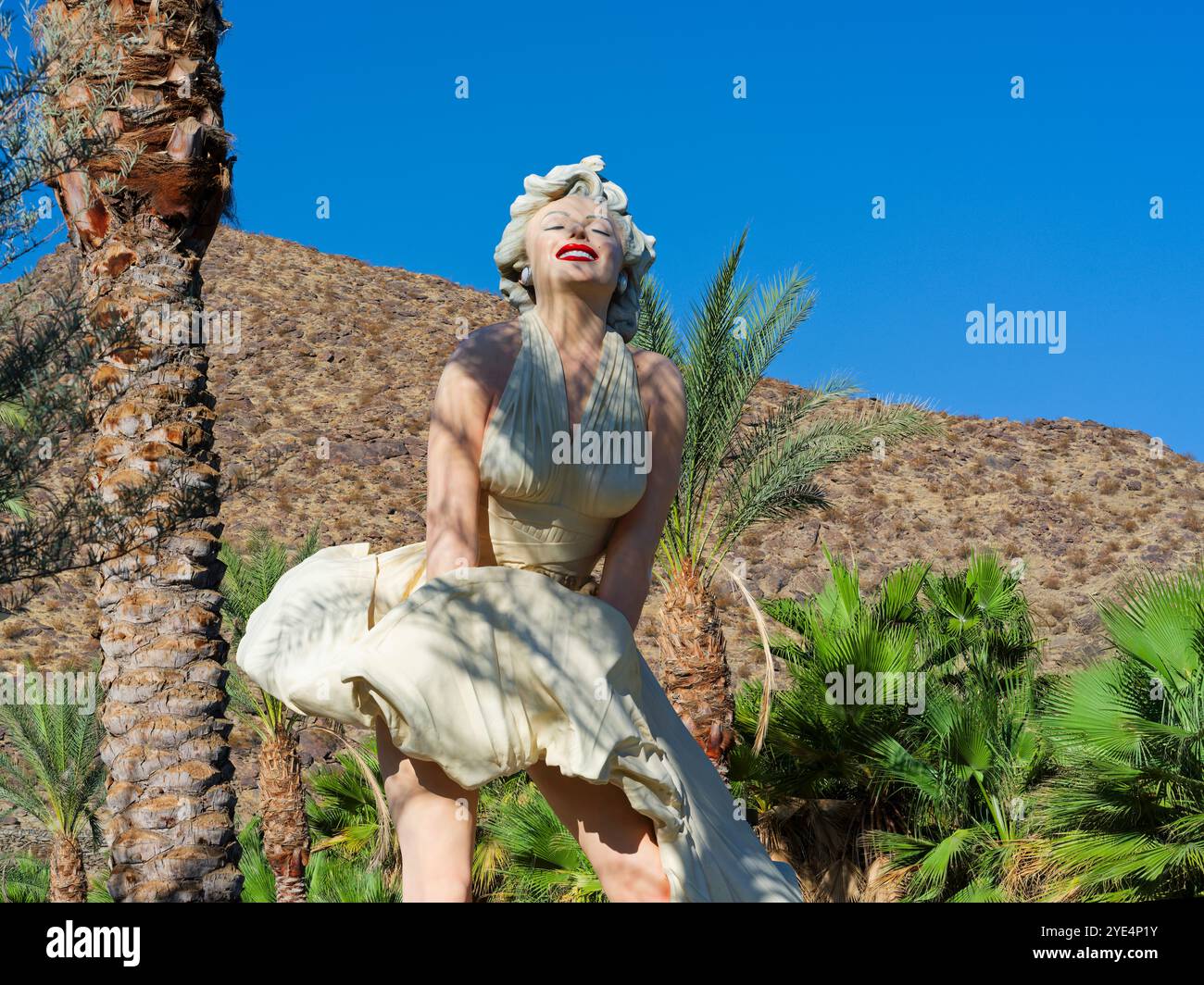 Forever Marilyn, statue by Seward Johnson, Marilyn Monroe Stock Photo ...