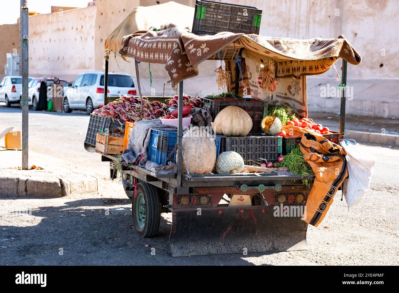 Food africa loaded hi-res stock photography and images - Alamy