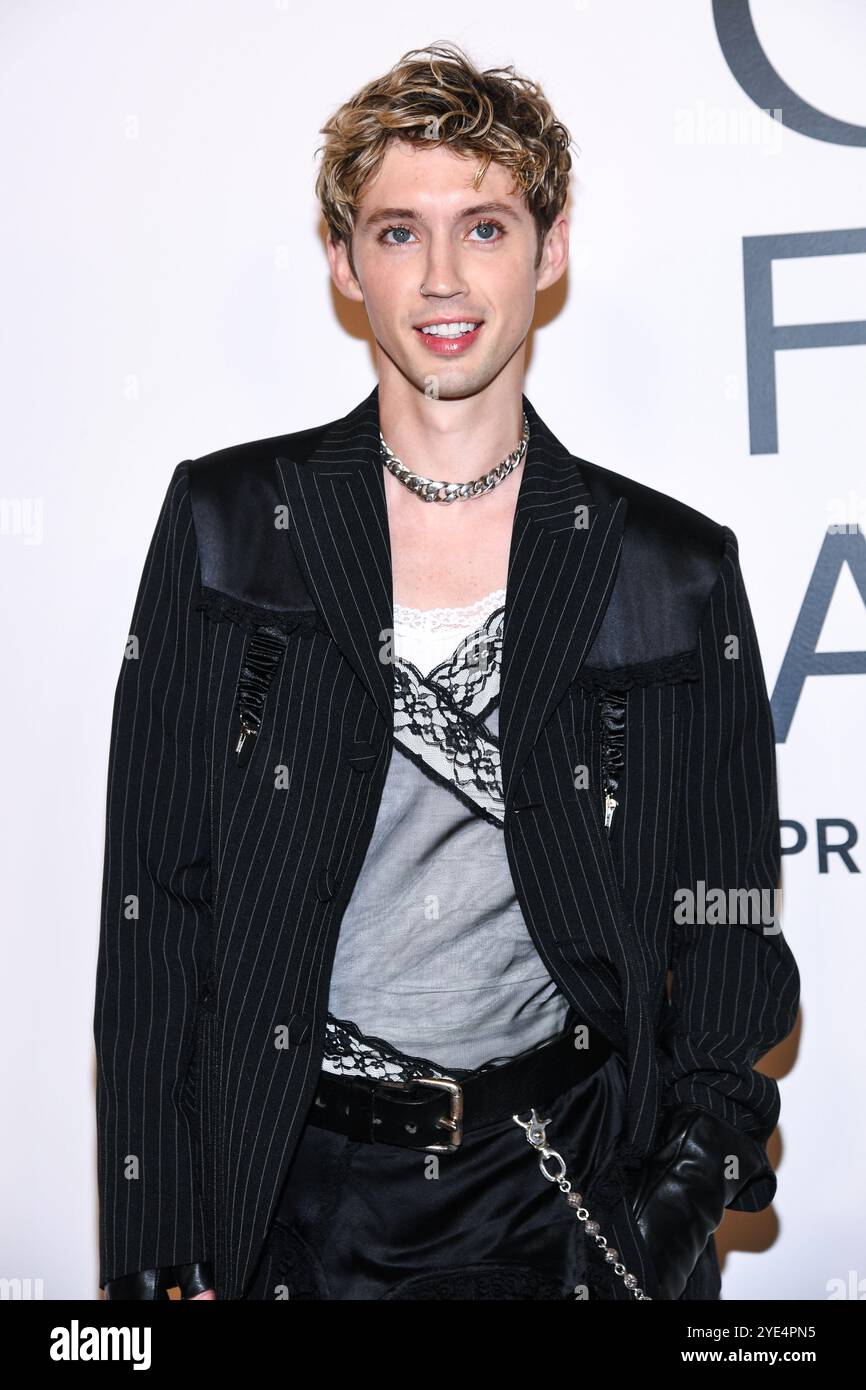 New York, USA. 28th Oct, 2024. Troye Sivan walking on the red carpet at The 2024 CFDA Fashion ...