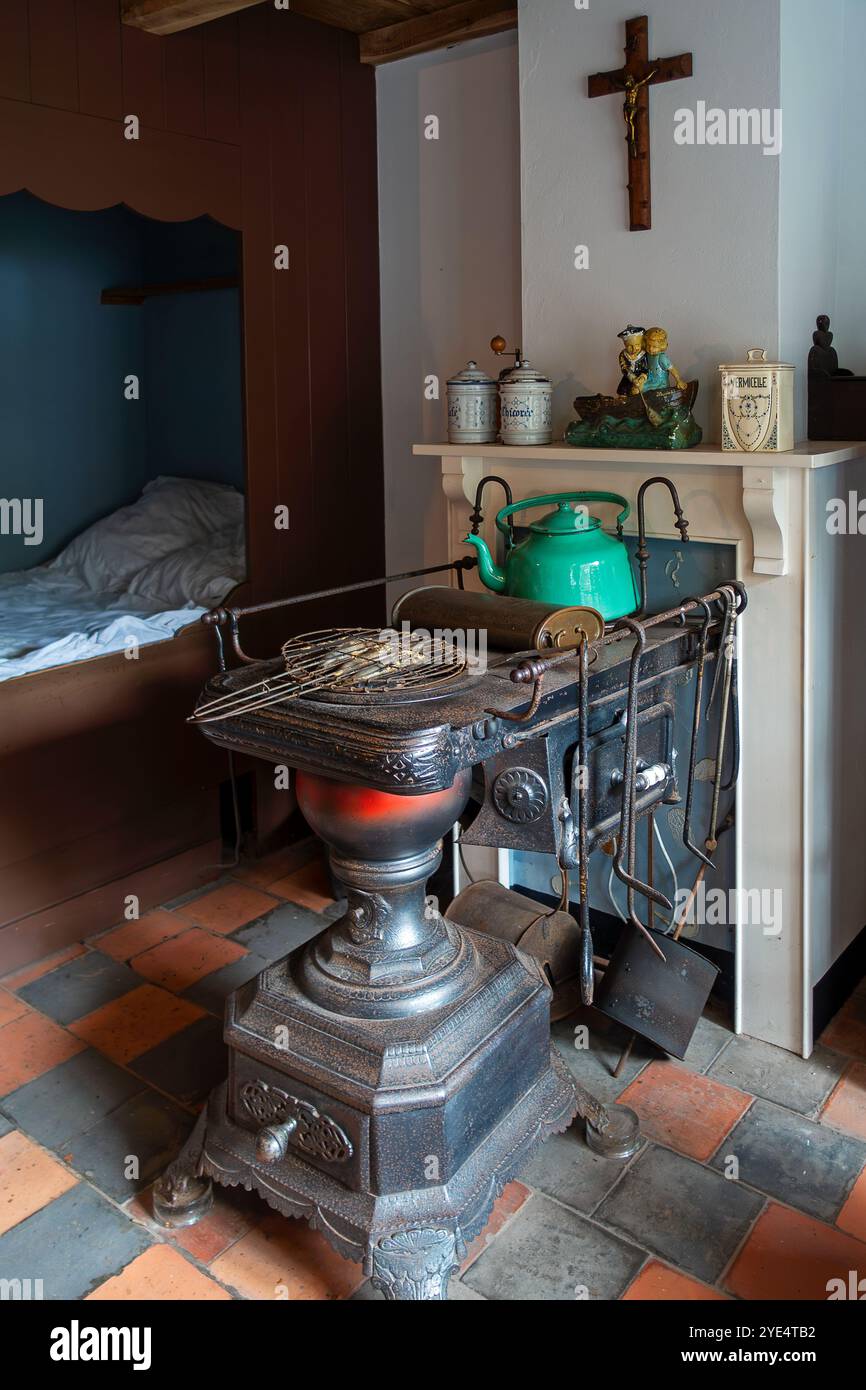 Coal stove hi-res stock photography and images - Alamy