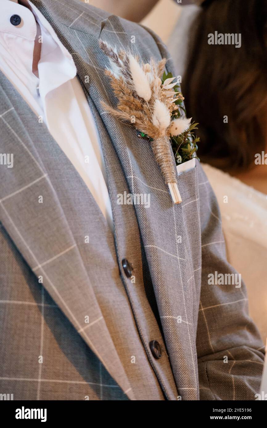 Elegant attire present hi-res stock photography and images - Alamy