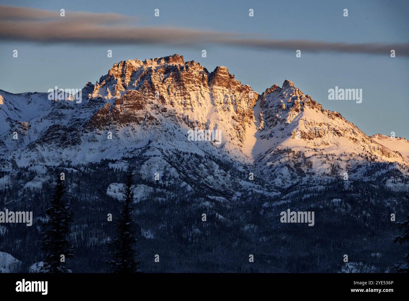 The mountains at dawn hi-res stock photography and images - Alamy