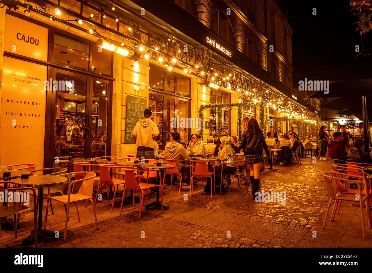Bordeaux, October 23rd 2024: City nightlife Stock Photo - Alamy