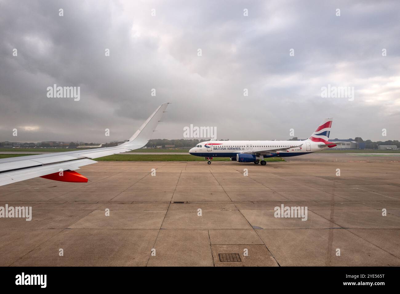 Gatwick, October 23rd 2024: View from an EasyJet window Stock Photo - Alamy