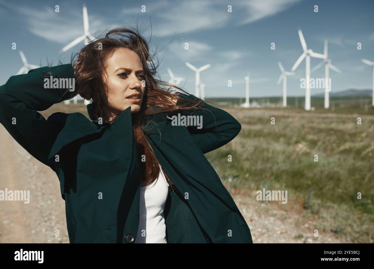 Wind swept hair hi-res stock photography and images - Alamy