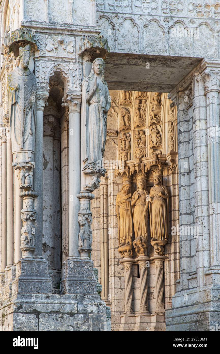 Detail of a statue on the exterior of Chartres cathedral in France ...