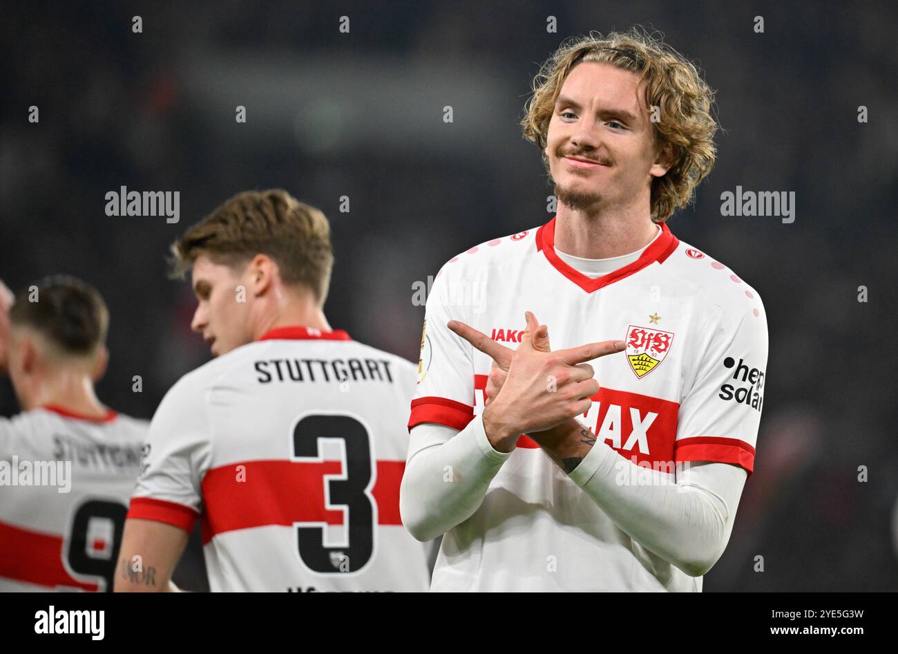 TOR zum 1:0 Nick Woltemade VfB Stuttgart (11) Torjubel Ramon Hendriks ...