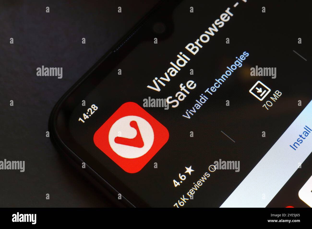 App vivaldi browser hi-res stock photography and images - Alamy