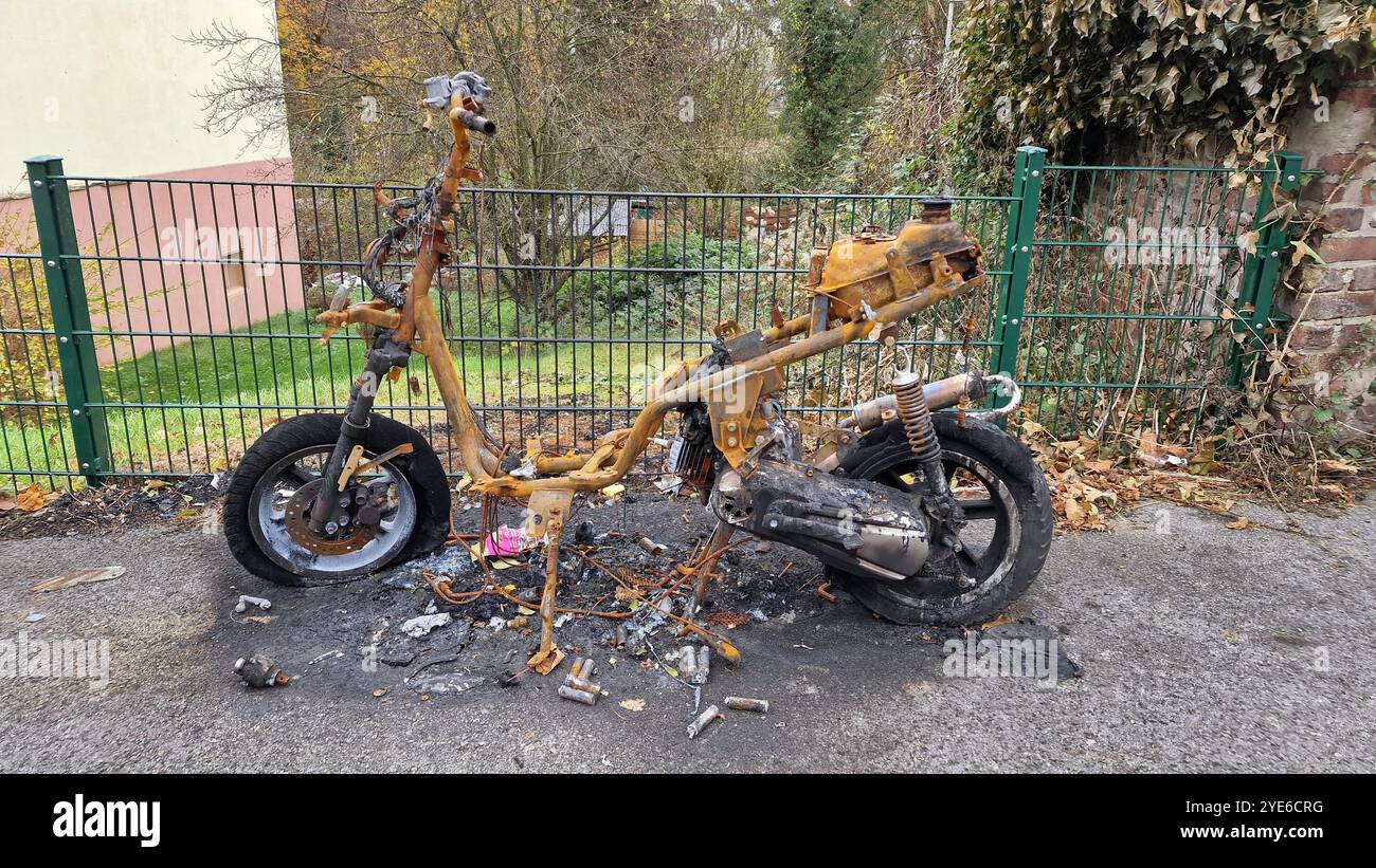 Burnt motorcycle hi-res stock photography and images - Alamy