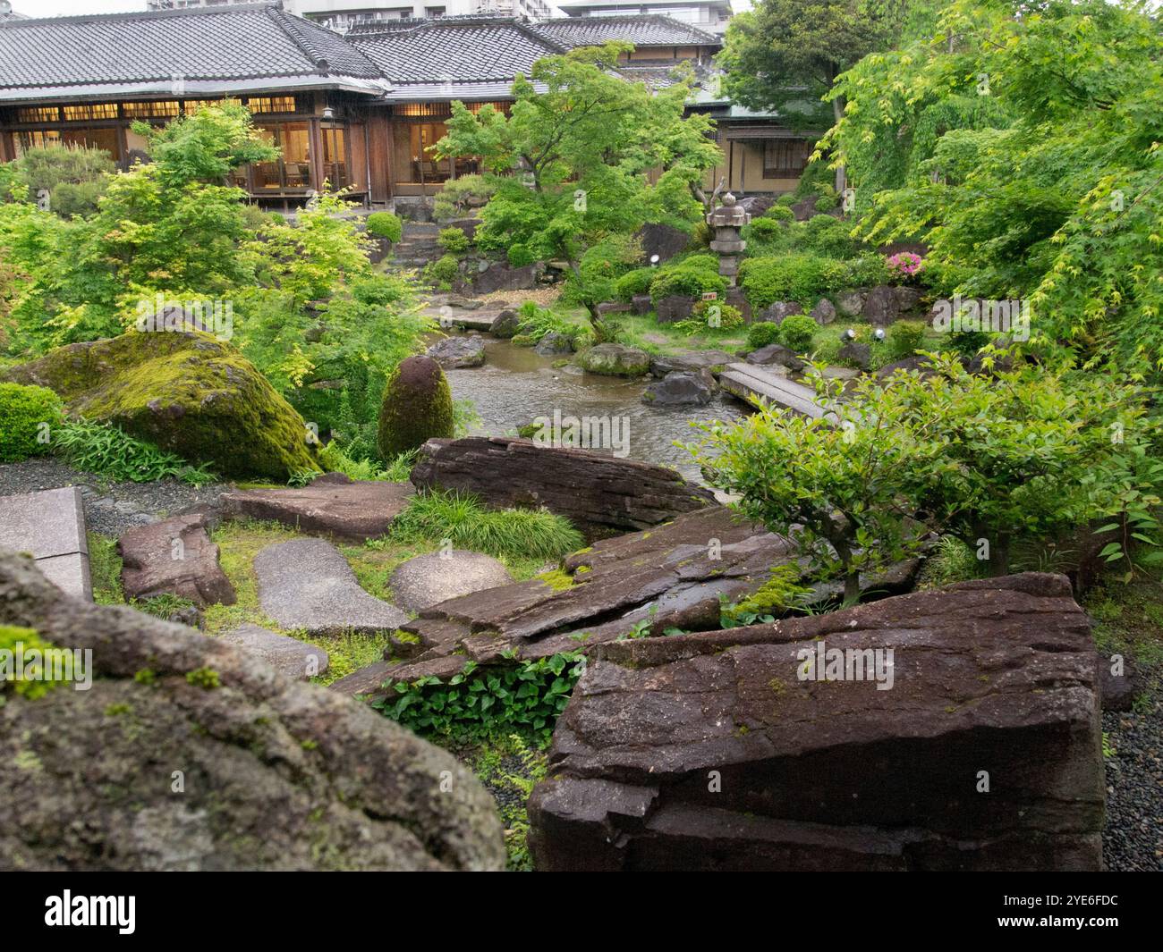 Ganko Takasegawa Nijo-en和食・懐石 がんこ 高瀬川二条苑. Traditional restaurant at ...