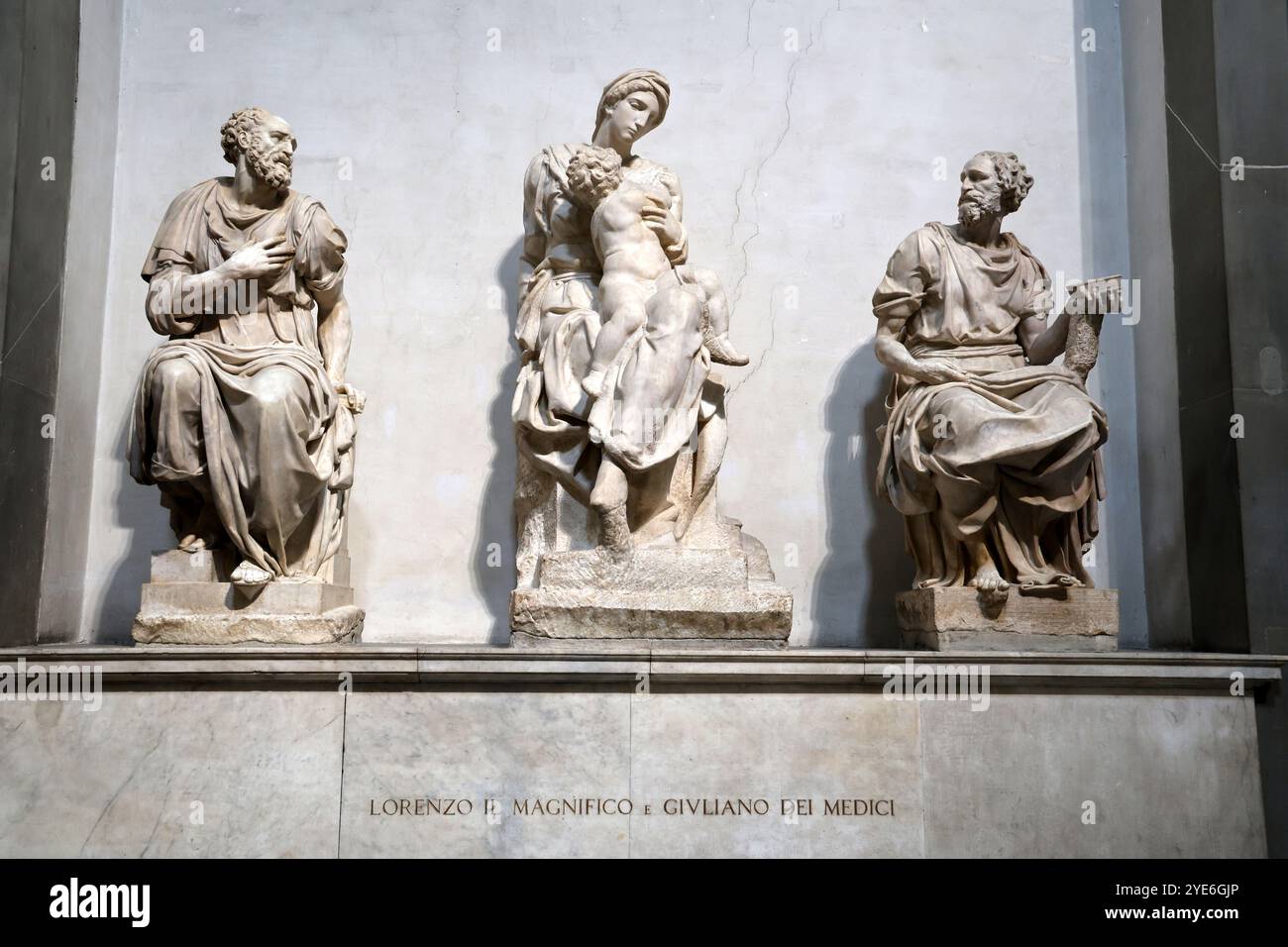 Statue tomb family medici chapel florence italy basilica san lor hi-res ...