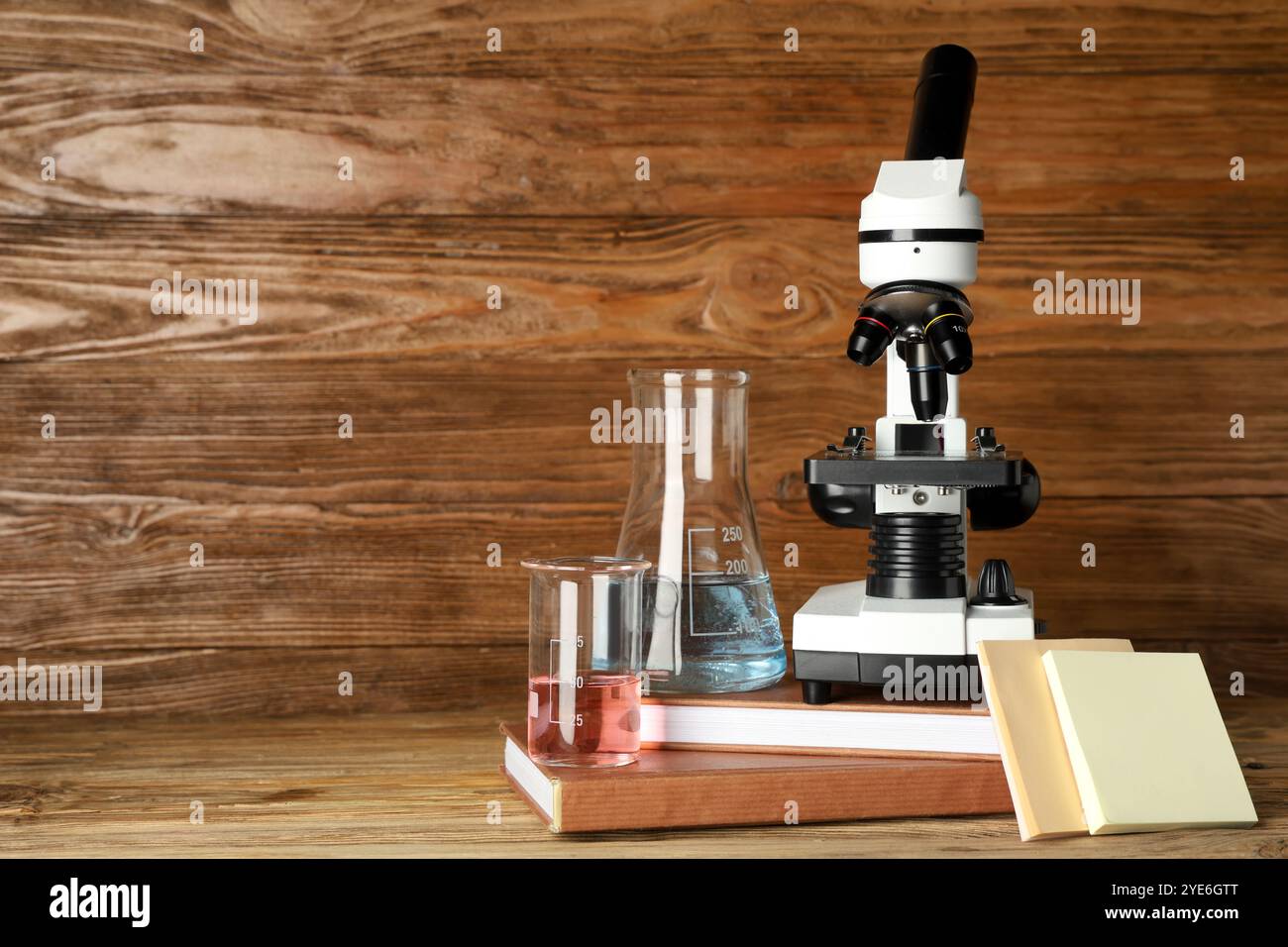 Modern microscope flasks on hi-res stock photography and images - Alamy