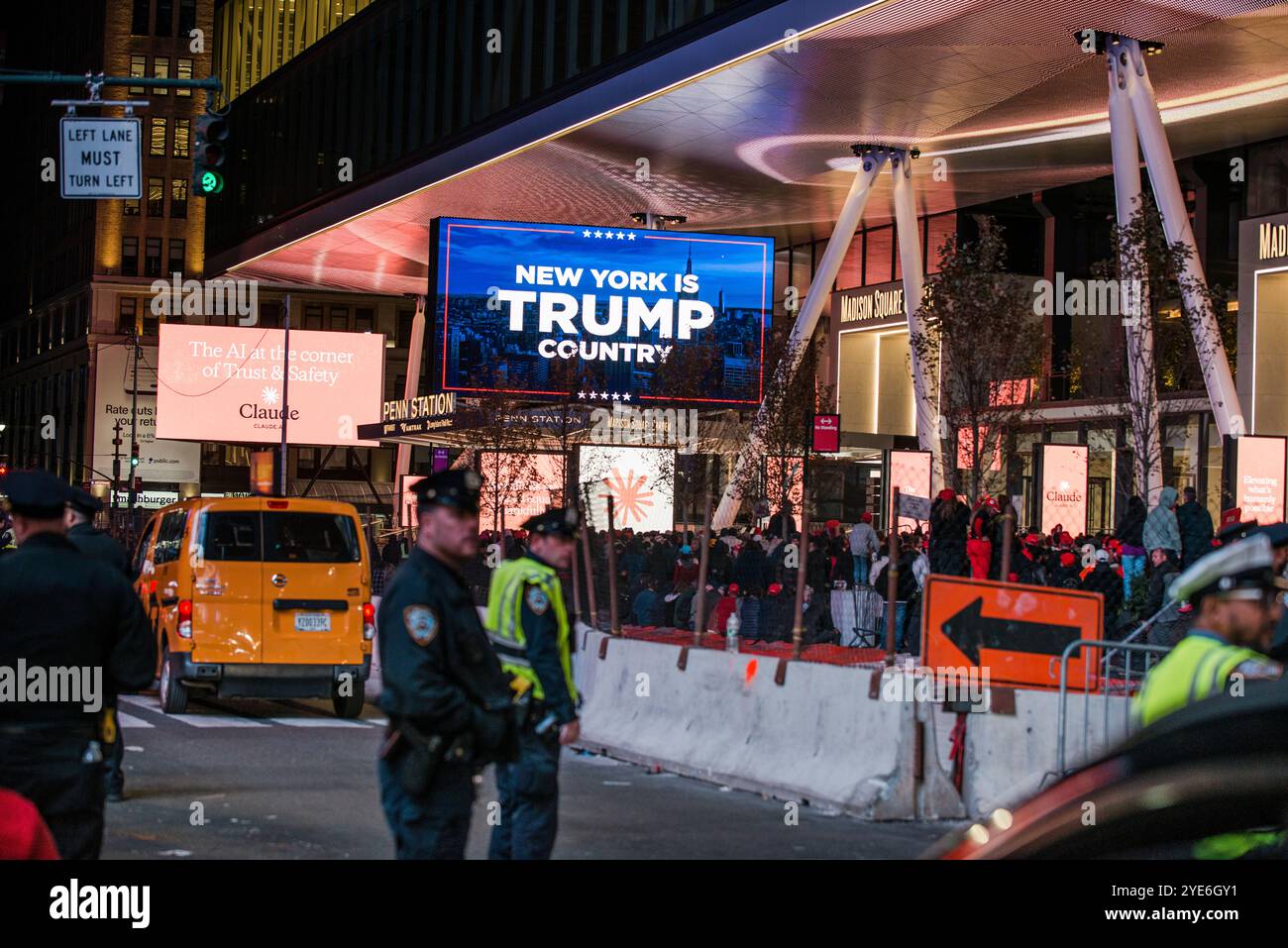 Oct 27 2024 Attendees gather ahead of a campaign event with former US ...