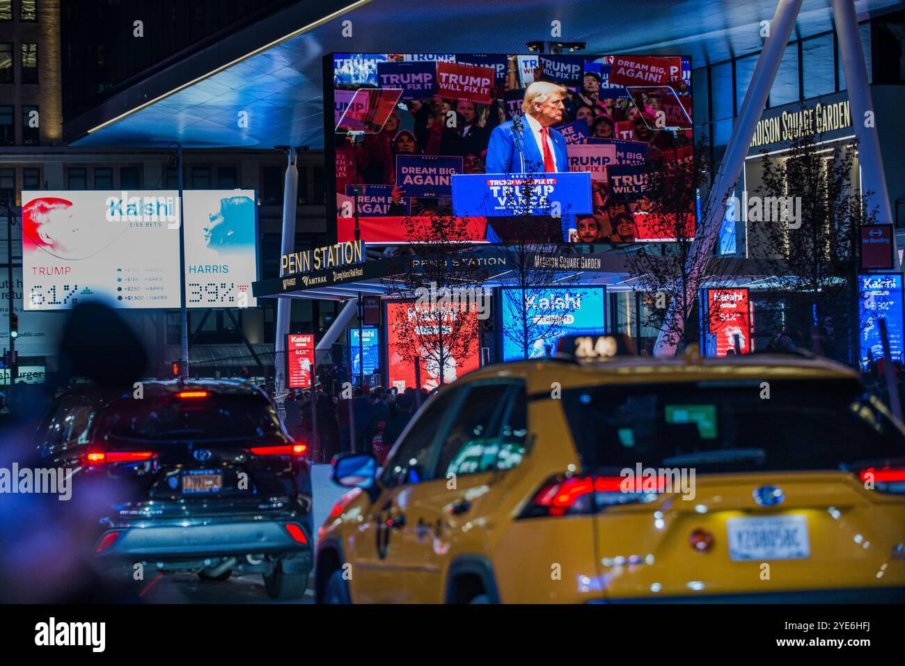 Oct 27 2024 Attendees gather ahead of a campaign event with former US ...