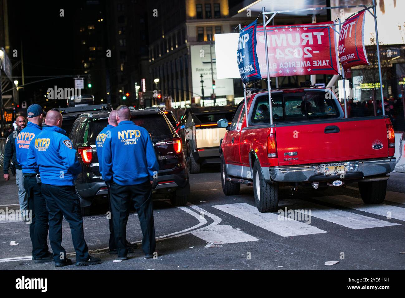 Oct 27 2024 Attendees gather ahead of a campaign event with former US ...