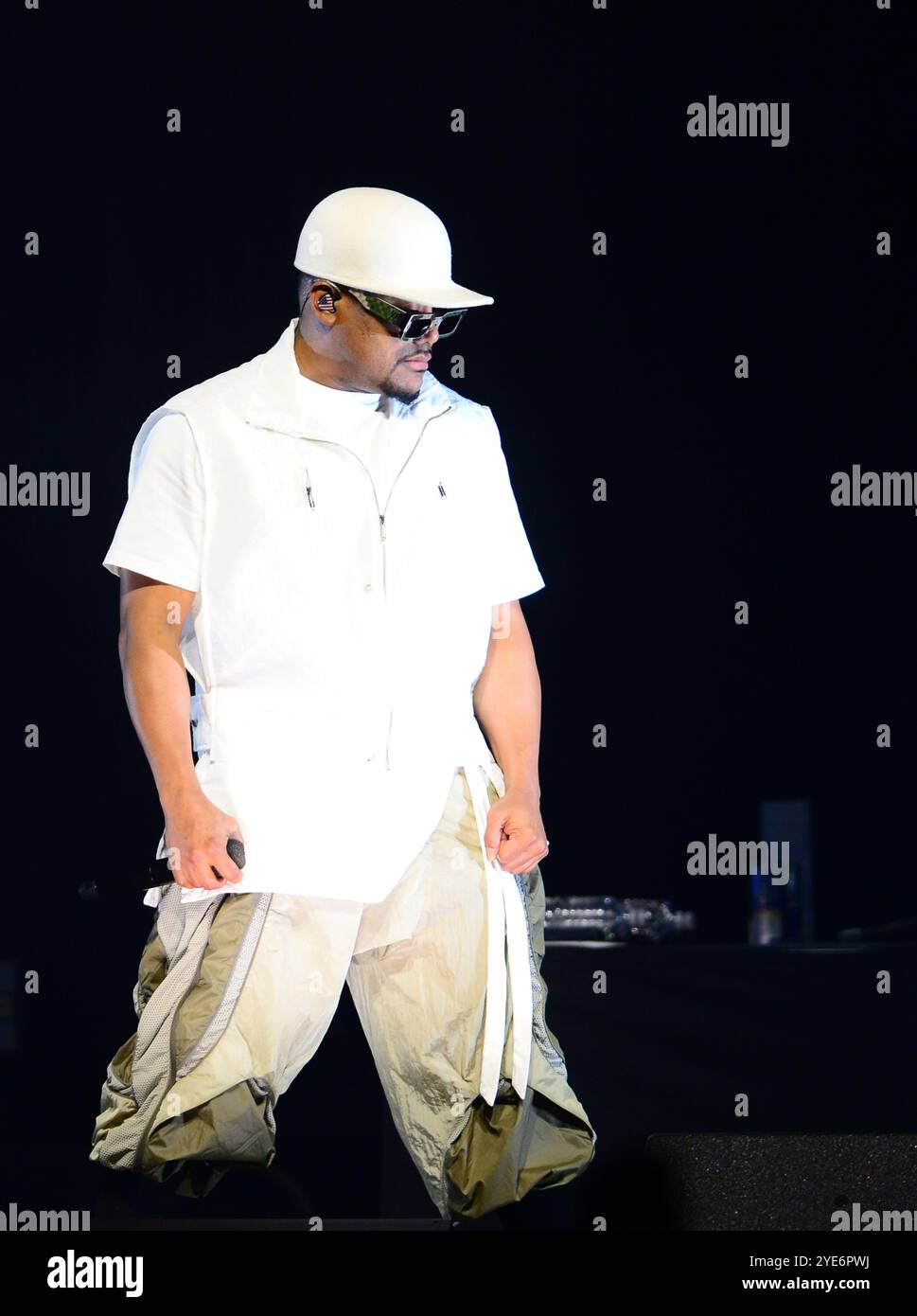 MIAMI, FLORIDA - OCTOBER 26: apl.de.ap of Black Eyed Peas performs Live ...