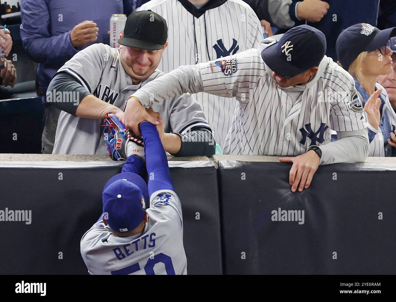 New York, United States. 29th Oct, 2024. New York Yankees fans fight ...