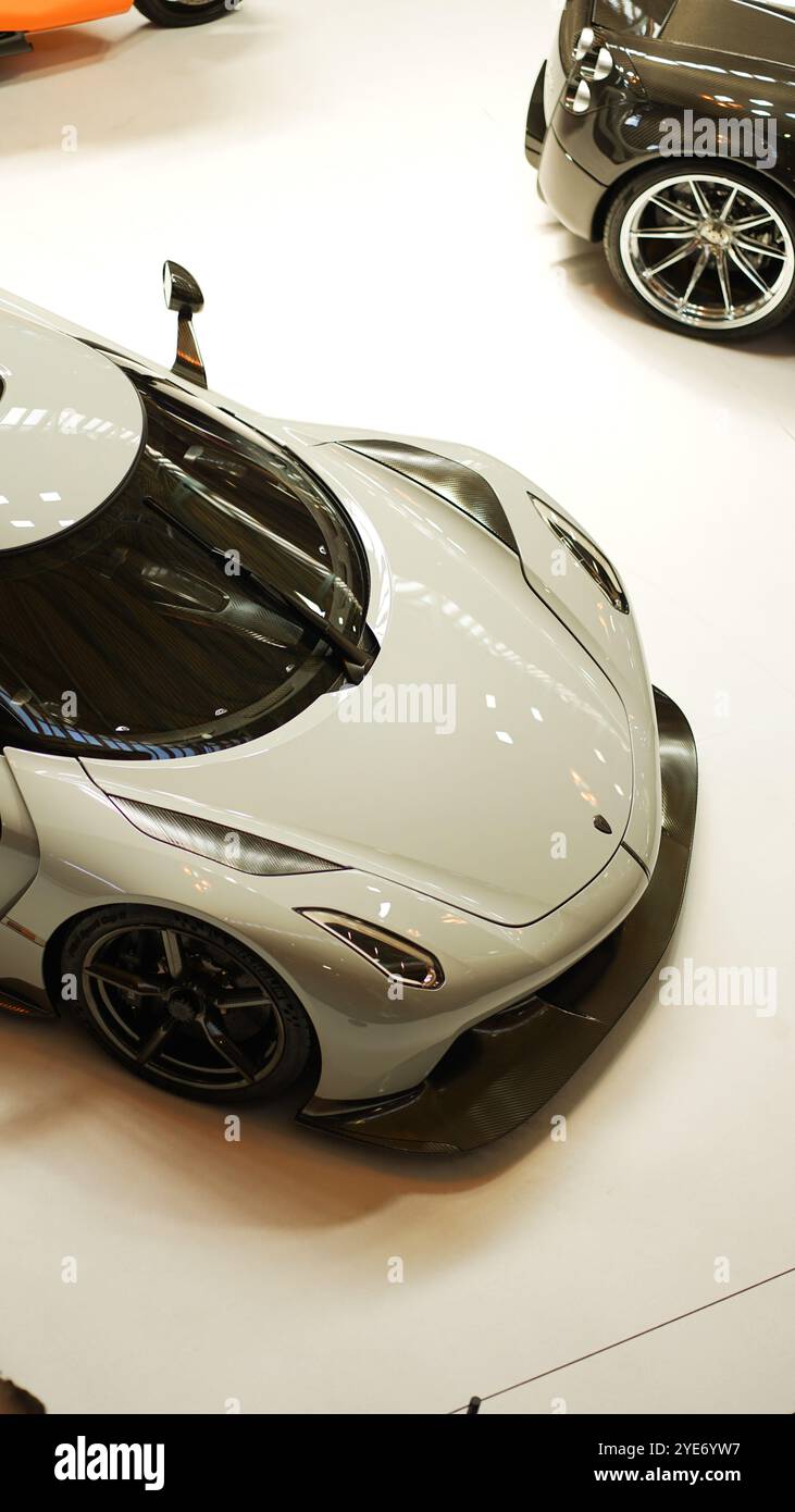 Koenigsegg Jesko Absolut, a Swedish 1600hp V8 supercar. Koenigsegg ...