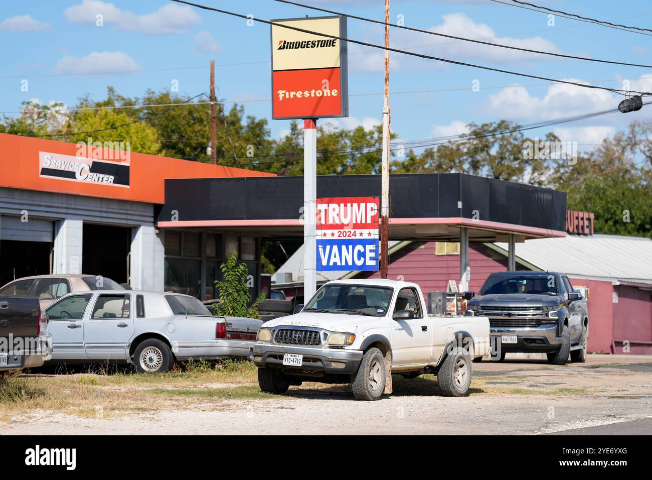 Rockdale, Texas, USA. 26th Oct, 2024. Residents display political signs ...
