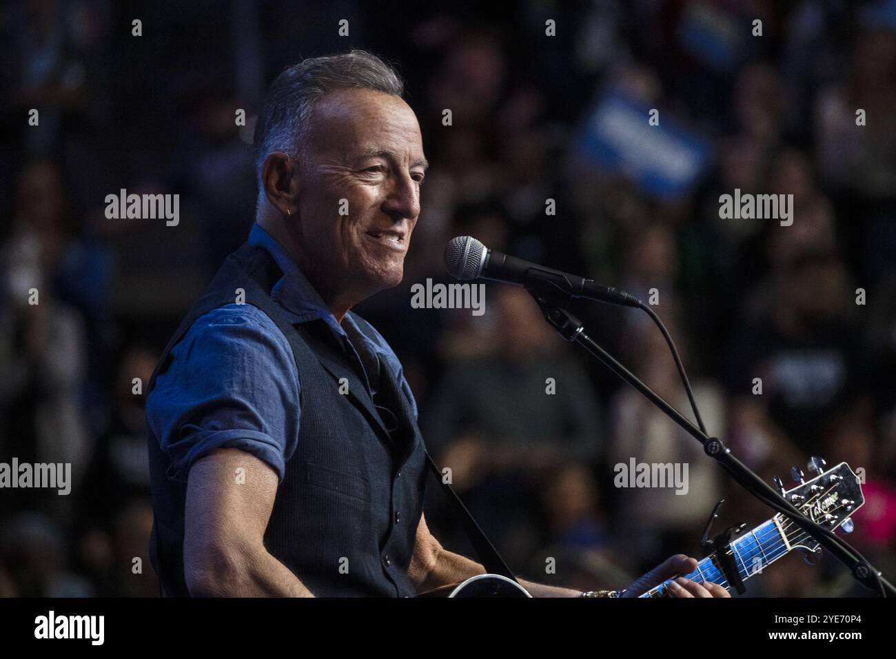 Philadelphia, New York, USA. 28th Oct, 2024. Bruce Springsteen performs ...