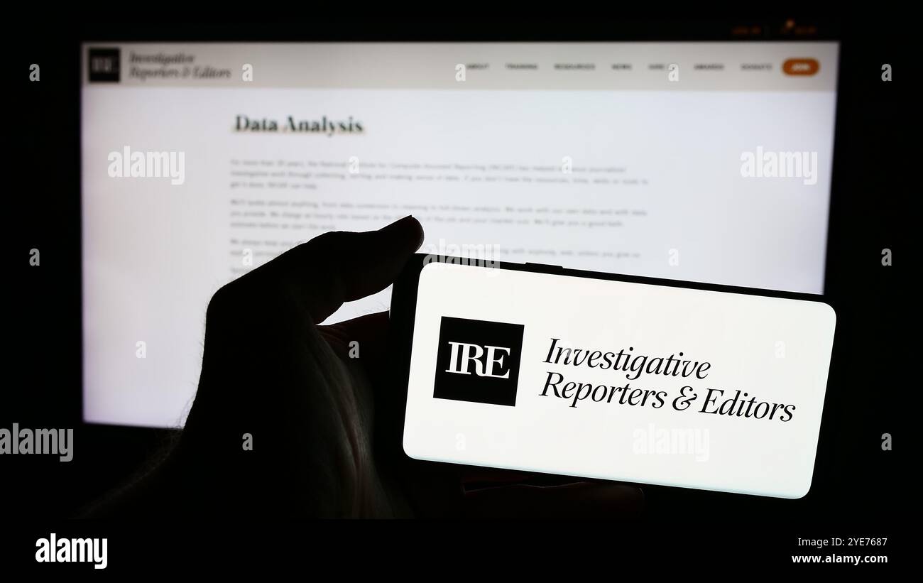 Ire business logo hi-res stock photography and images - Alamy