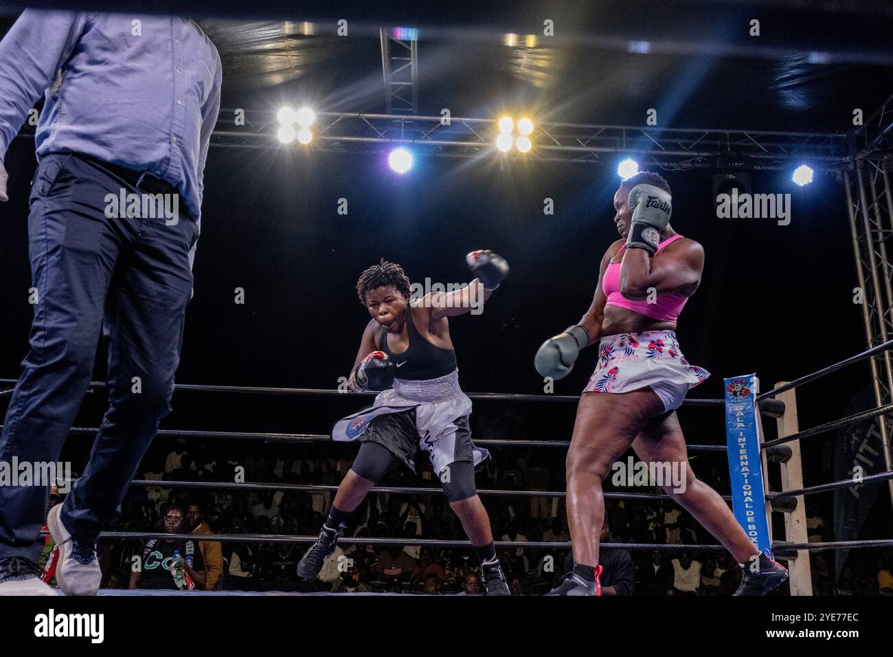 Daniella Mulekets, 20, fight in her first professional boxing match ...