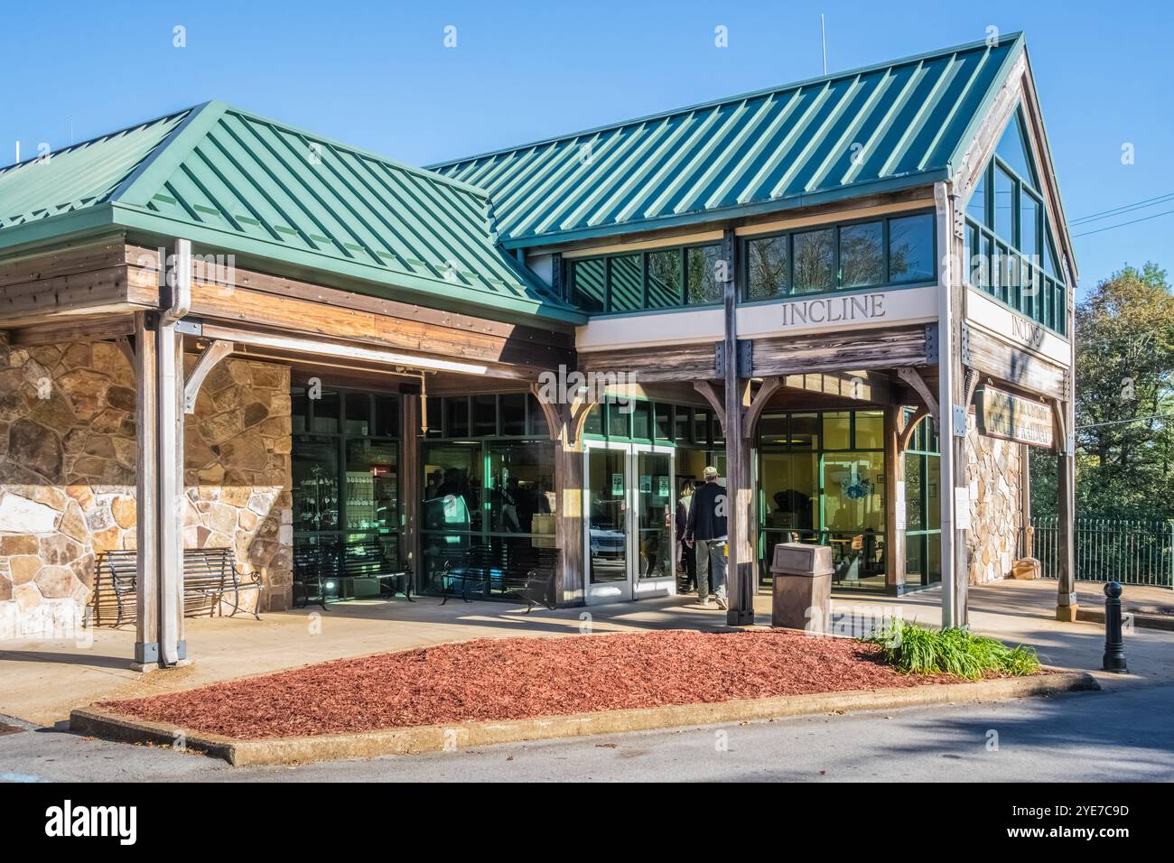 Mountaintop Point Park Station of the Lookout Mountain Incline Railway ...
