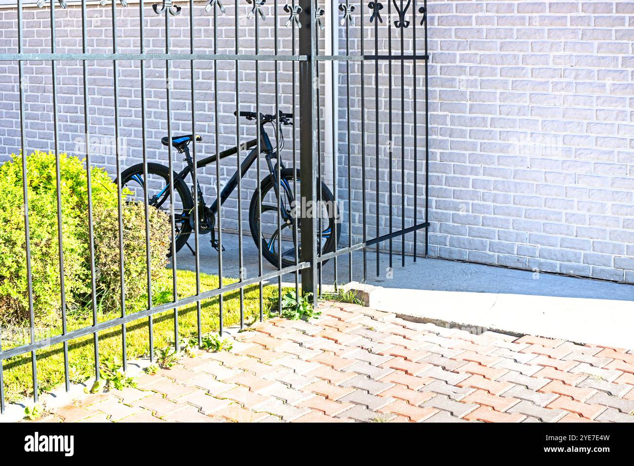Bike friendly gate hi-res stock photography and images - Alamy