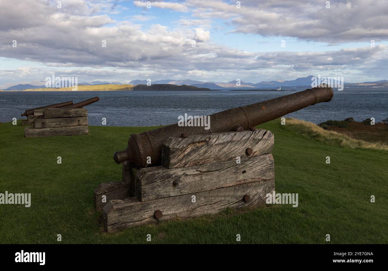 Canons at Duart Castle on the Isle of Mull Stock Photo - Alamy