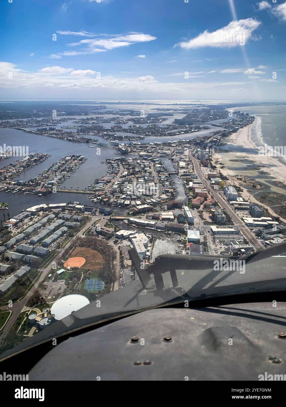 Two UH-60 Black Hawk helicopters with eight Louisiana Guardsmen from ...