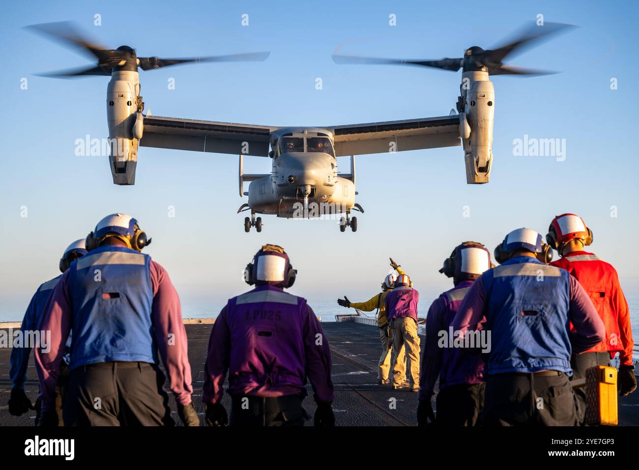 Chief aviation boatswains mate fuels hi-res stock photography and ...