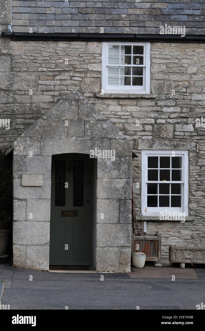 Stone cottage in Easton on the Isle of Portland in Dorset, UK Stock ...