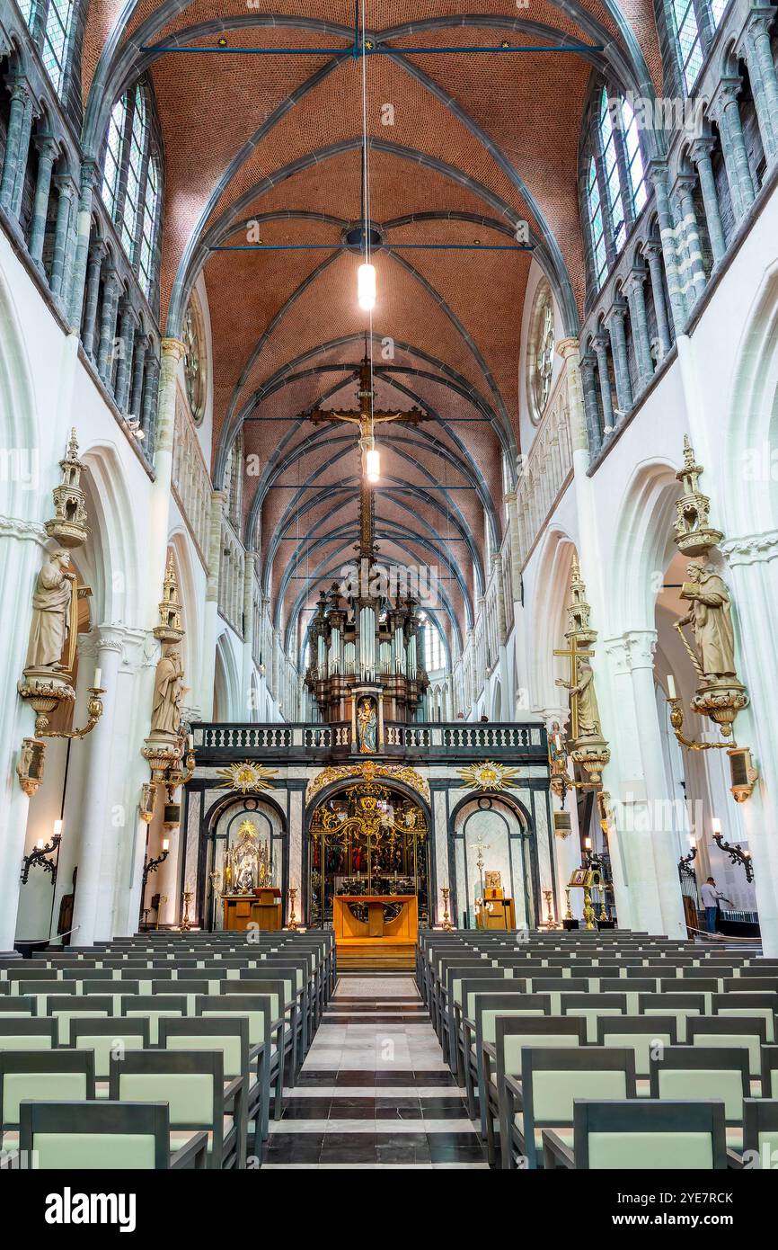 Catholic christian church lady hi-res stock photography and images - Alamy
