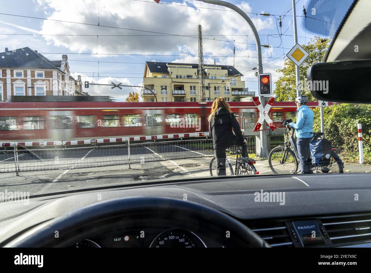 Car barrier bicycle hi-res stock photography and images - Alamy