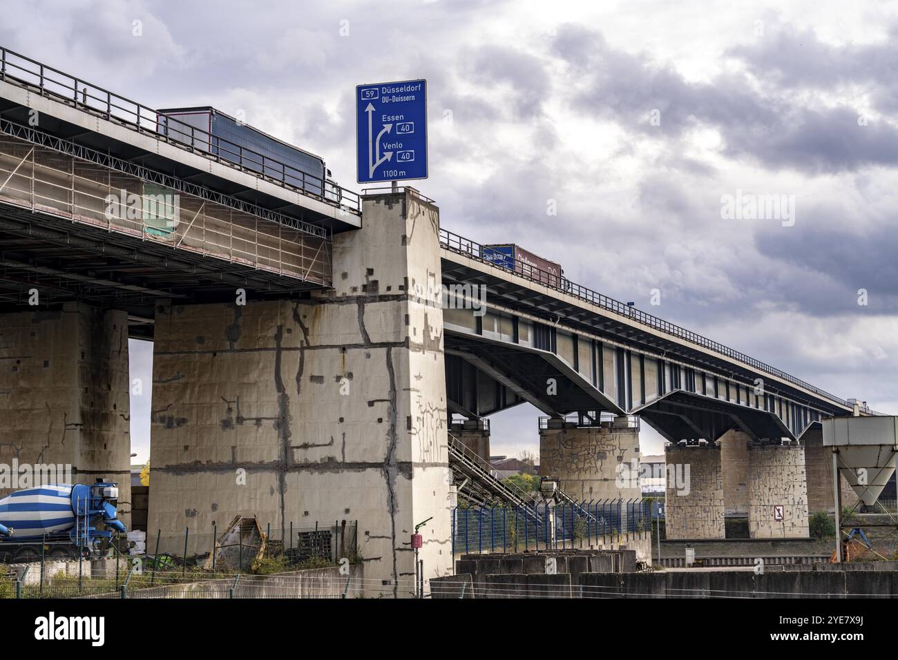 Renovate bridges berlin bridge hi-res stock photography and images - Alamy