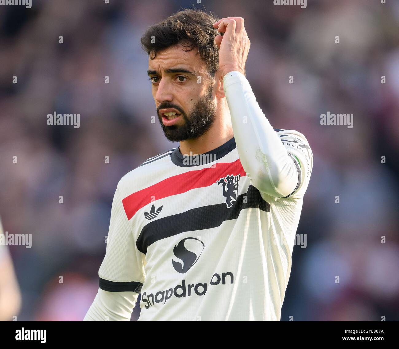 Bruno fernandes manchester united 2024 hi-res stock photography and ...