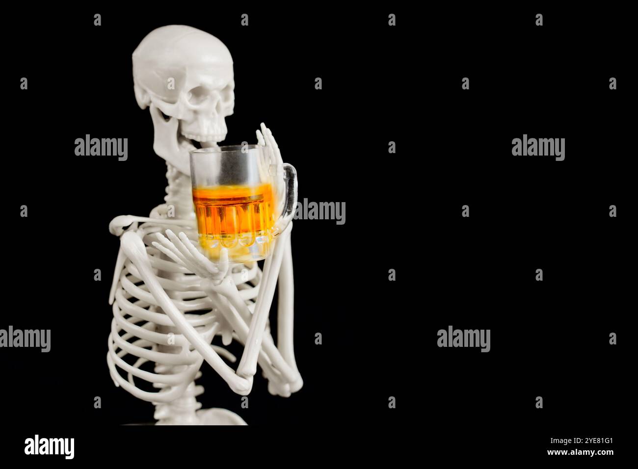 Skeleton beer hi-res stock photography and images - Alamy