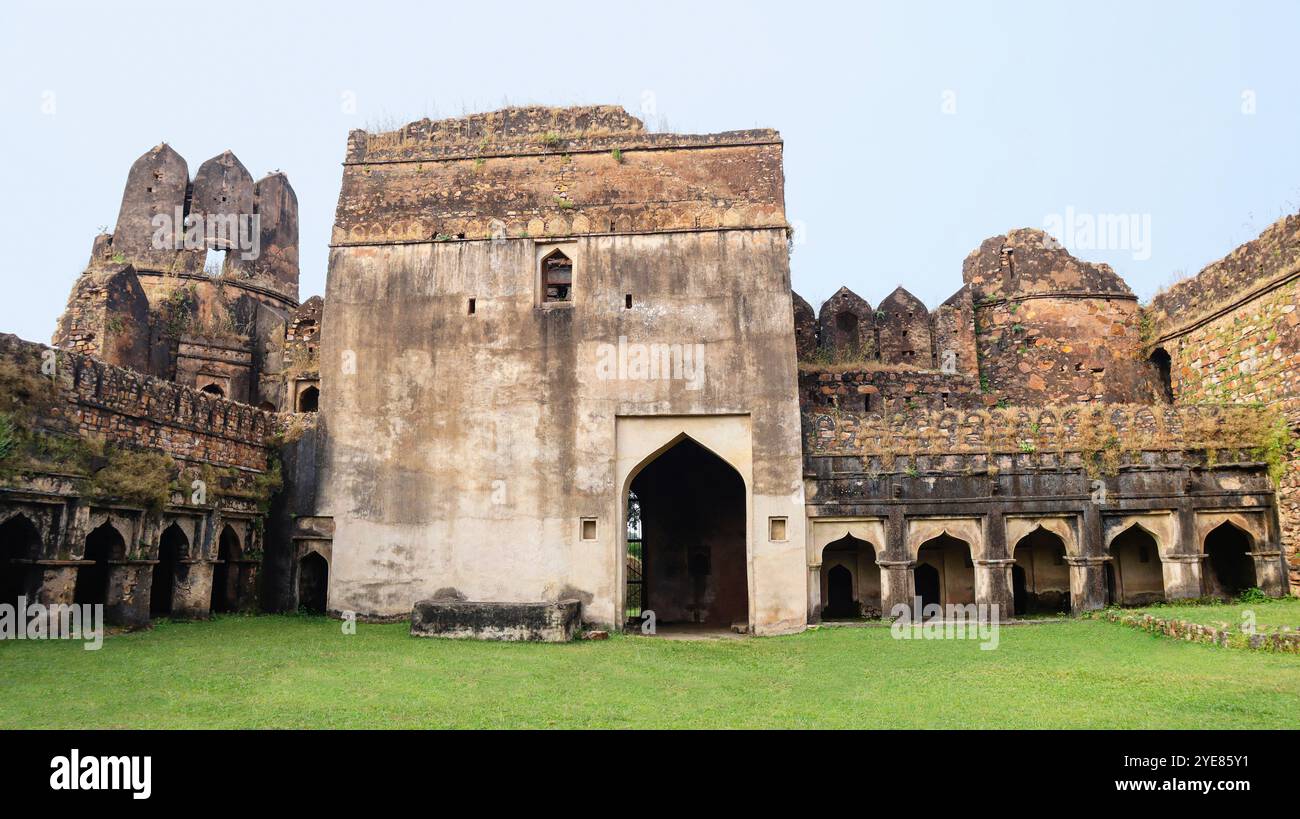 View of the ruined main gate of Dhamoni Fort, located in Sagar, Madhya ...