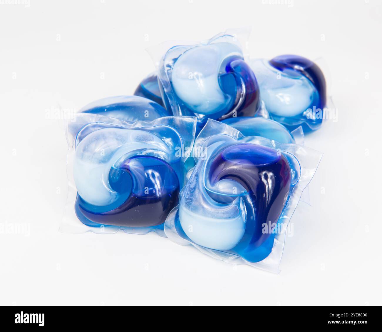 Capsules for washing laundry detergents for washing clothes in a ...