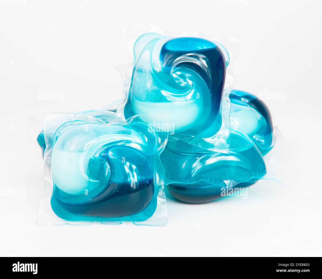 Capsules for washing laundry detergents for washing clothes in a ...