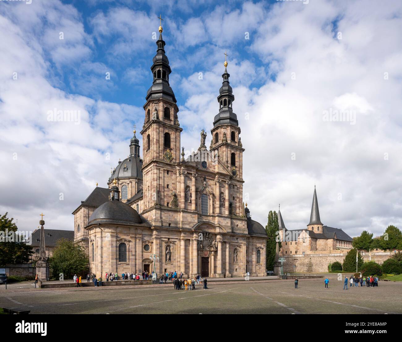 Fulda, Dom St. Salvator und Kath. Filialkirche St. Michael, Blick von ...