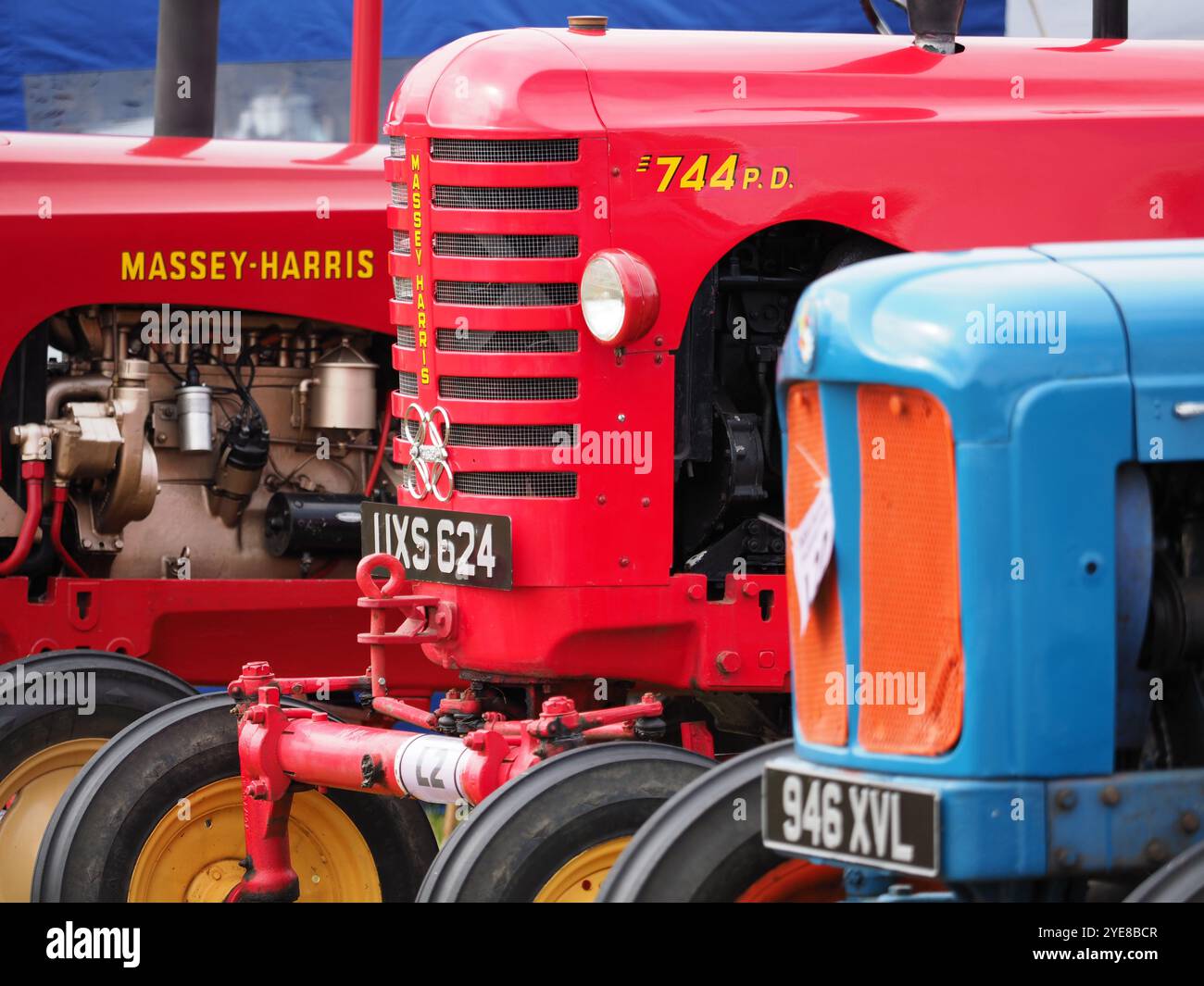 Line up of tractors hi-res stock photography and images - Alamy