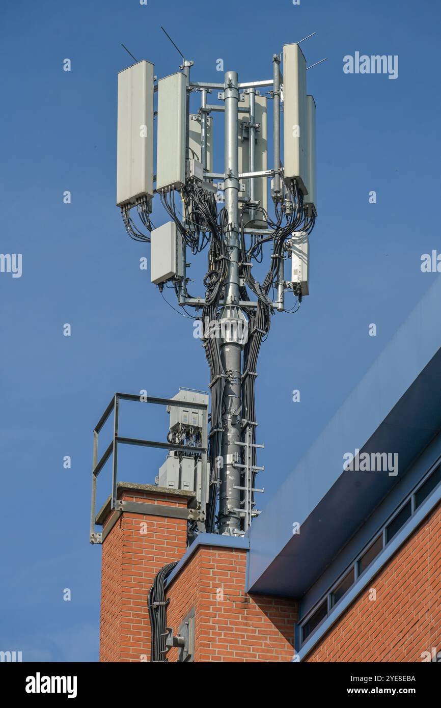 5g funkmast hi-res stock photography and images - Alamy