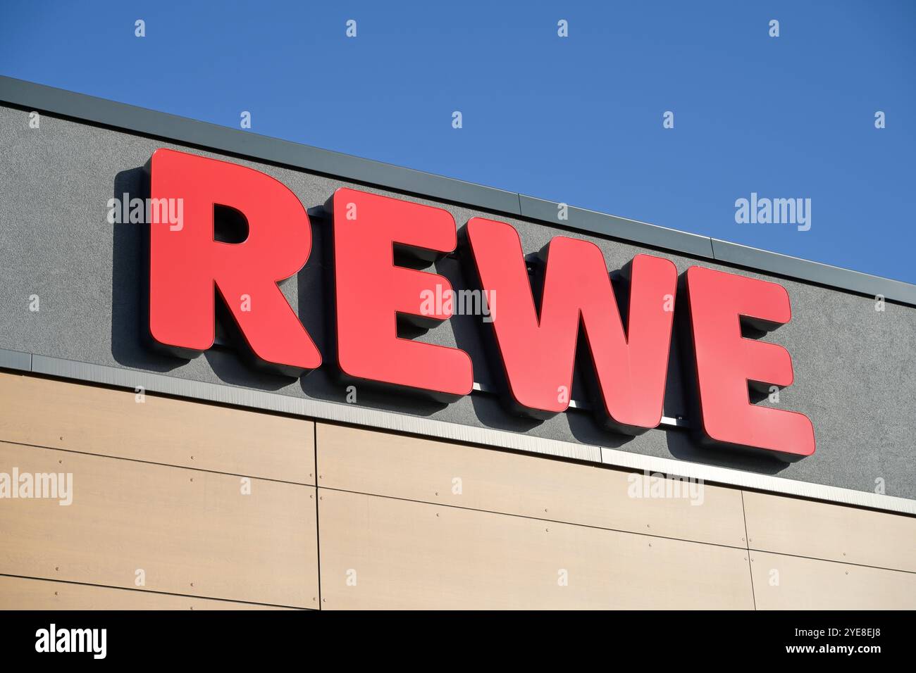 Logo rewe hi-res stock photography and images - Alamy